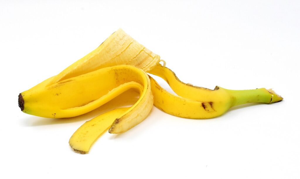 La buccia di banana nel vaso: ecco gli effetti sorprendenti sulle ...